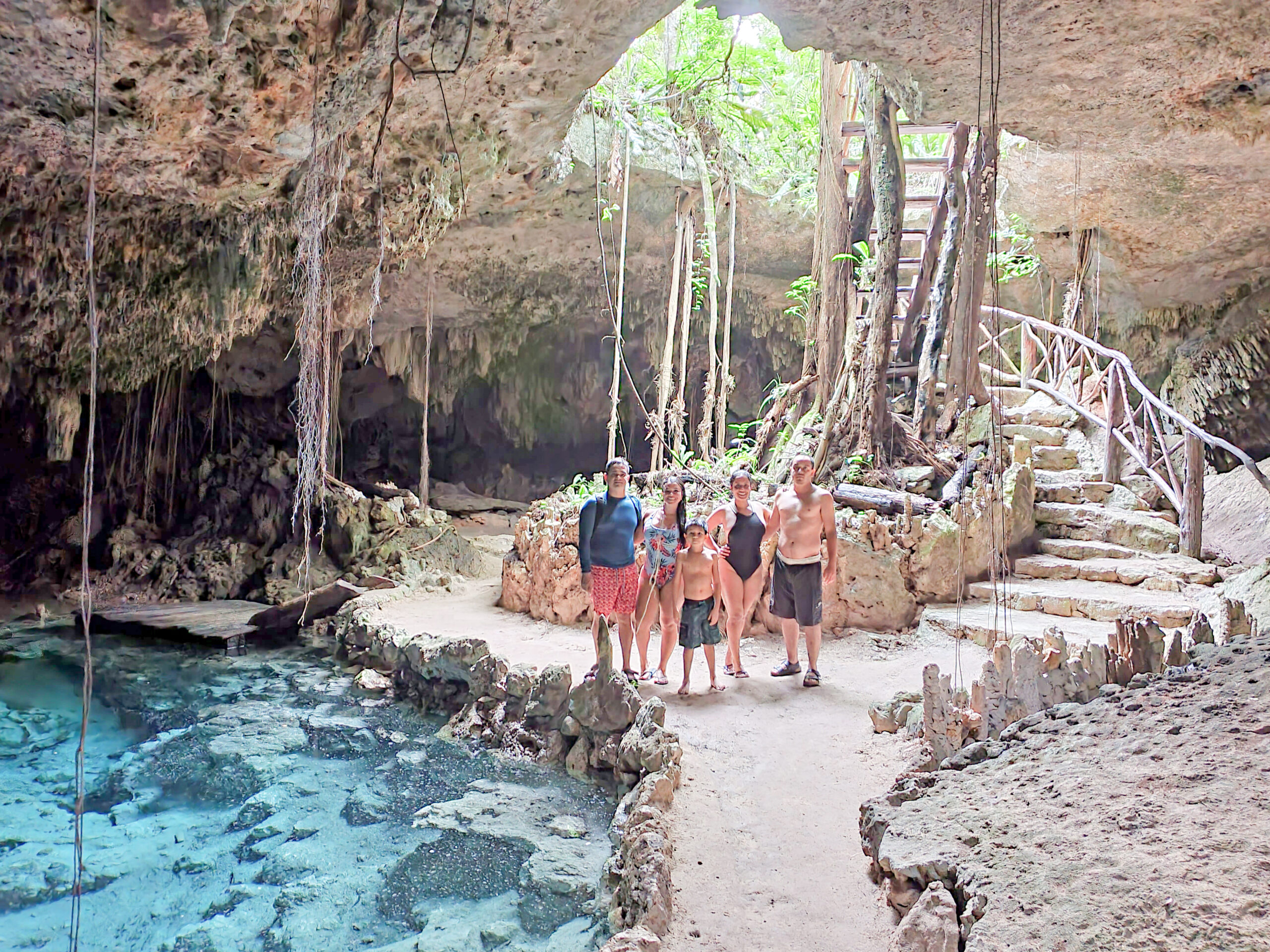Private Tour Cenote Raices and Beach – Turismo Channel